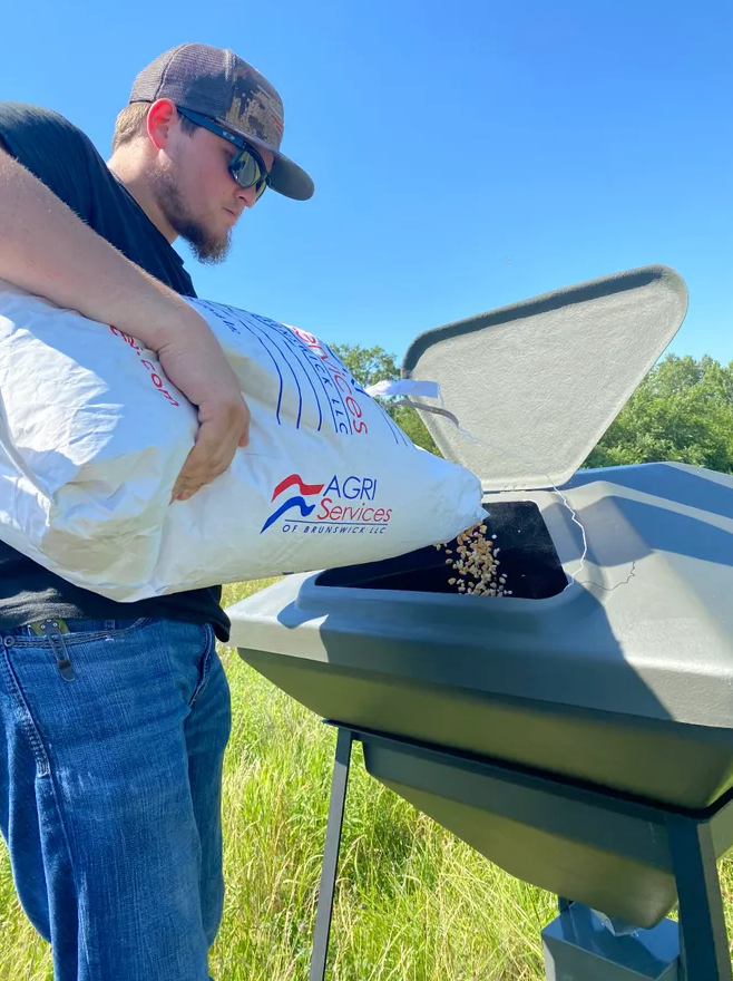 450 lb Feeder – Four Rivers Layout Boats